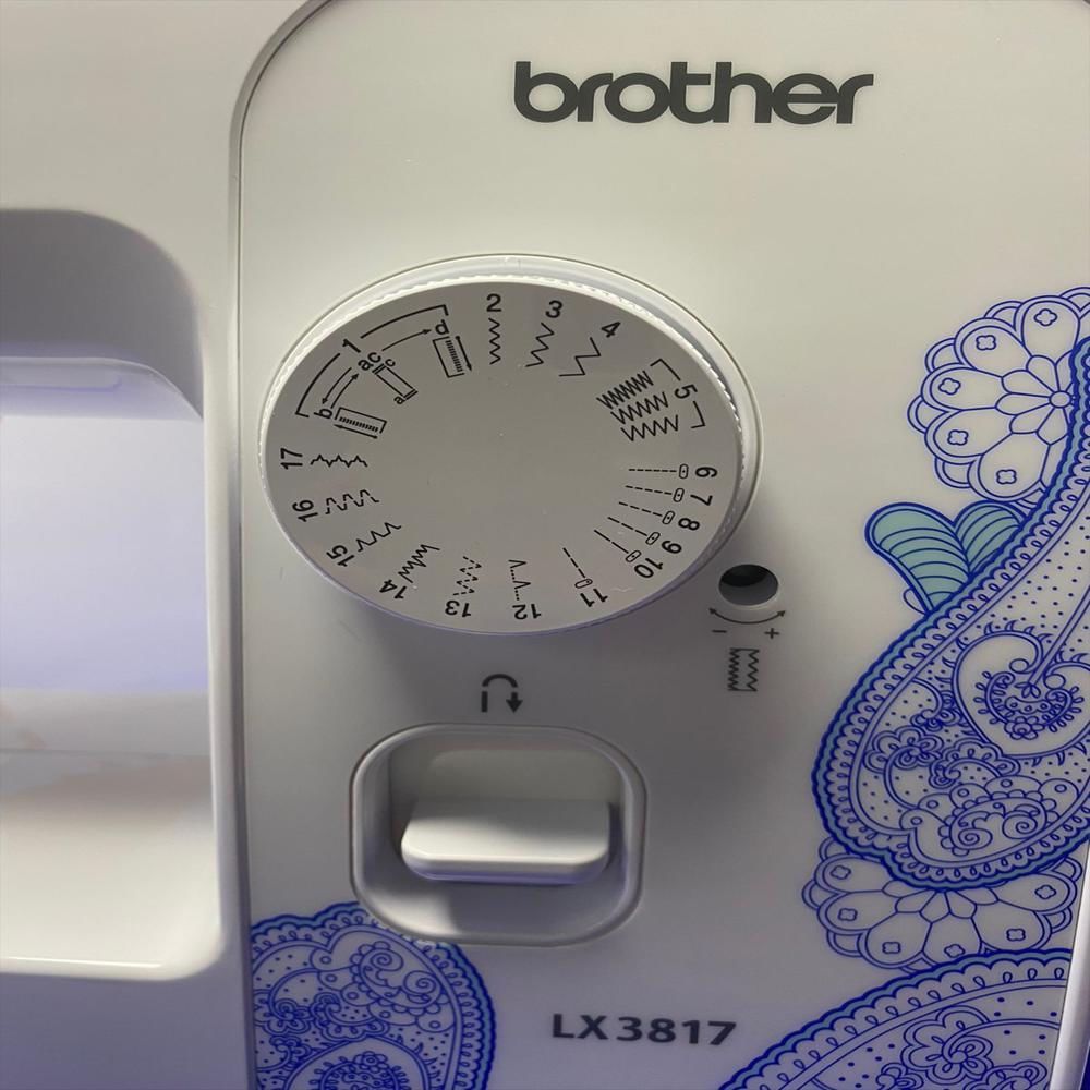 exito.com | Máquina De Coser 17 Puntadas Brother Lx3817 | Éxito